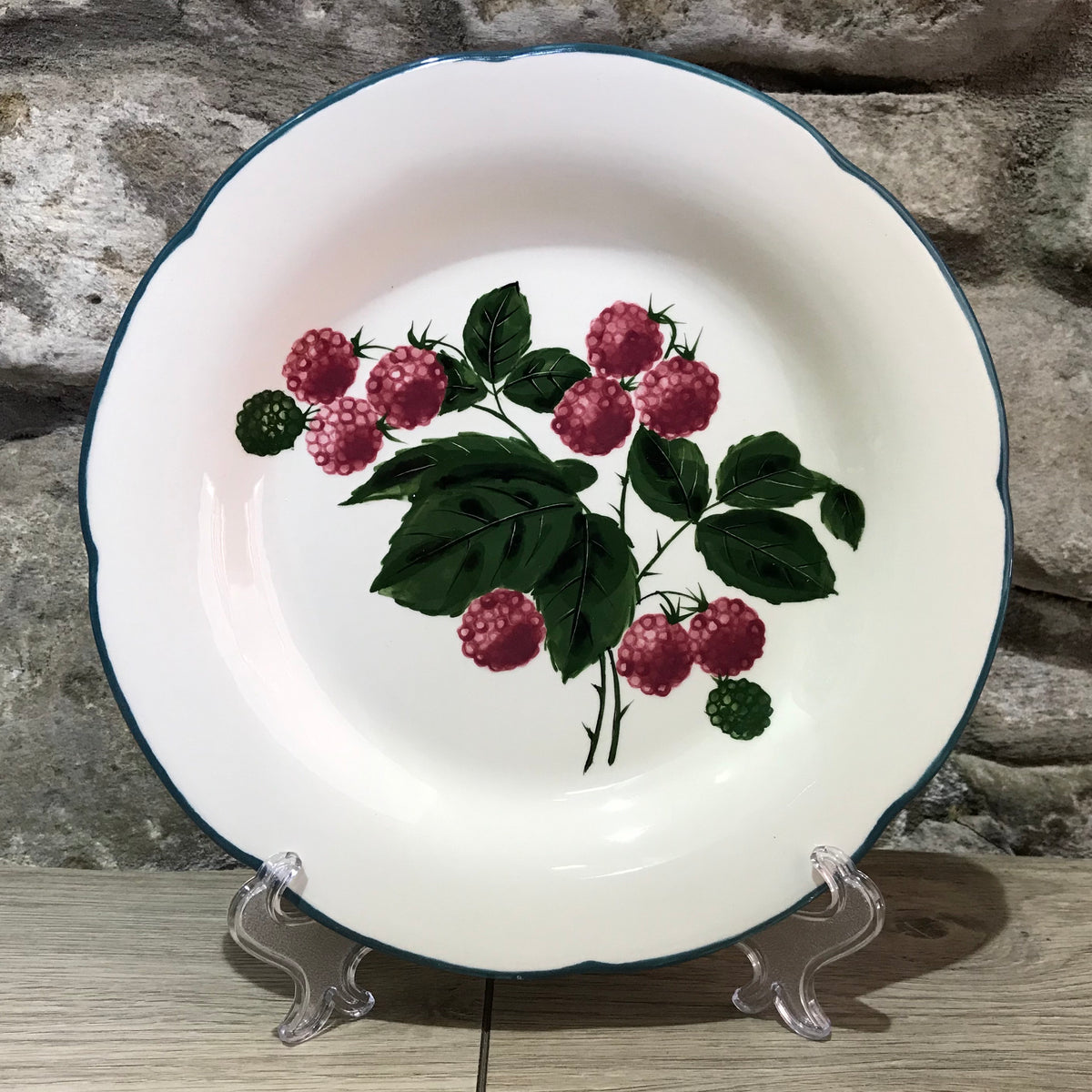 Scottish Wemyss Ware Raspberry Gordon Plate | Griselda Hill Pottery